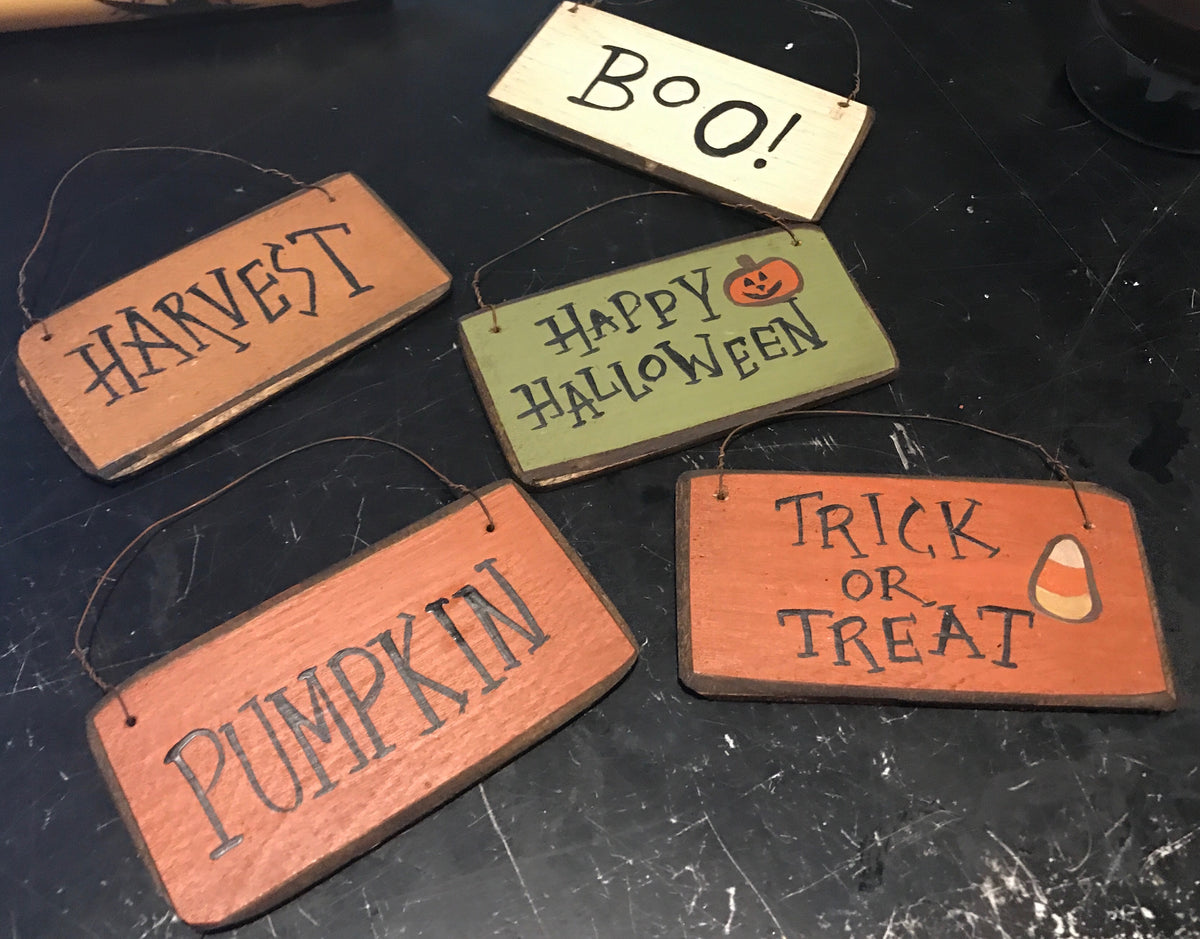 Mini Fall Halloween Signs – Simple Pleasures ~ Bountiful Treasures
